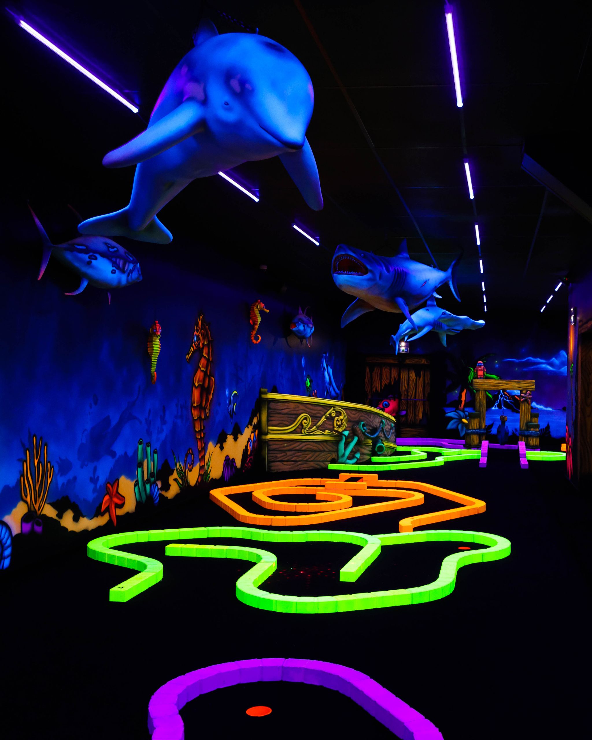 BORA BORA MINI-GOLF FLUO - Destination Perpignan